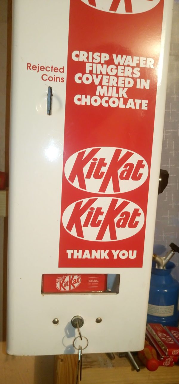 Kit Kat (2 Finger) Chocolate Vending Machine - Rose Cottage Vintage