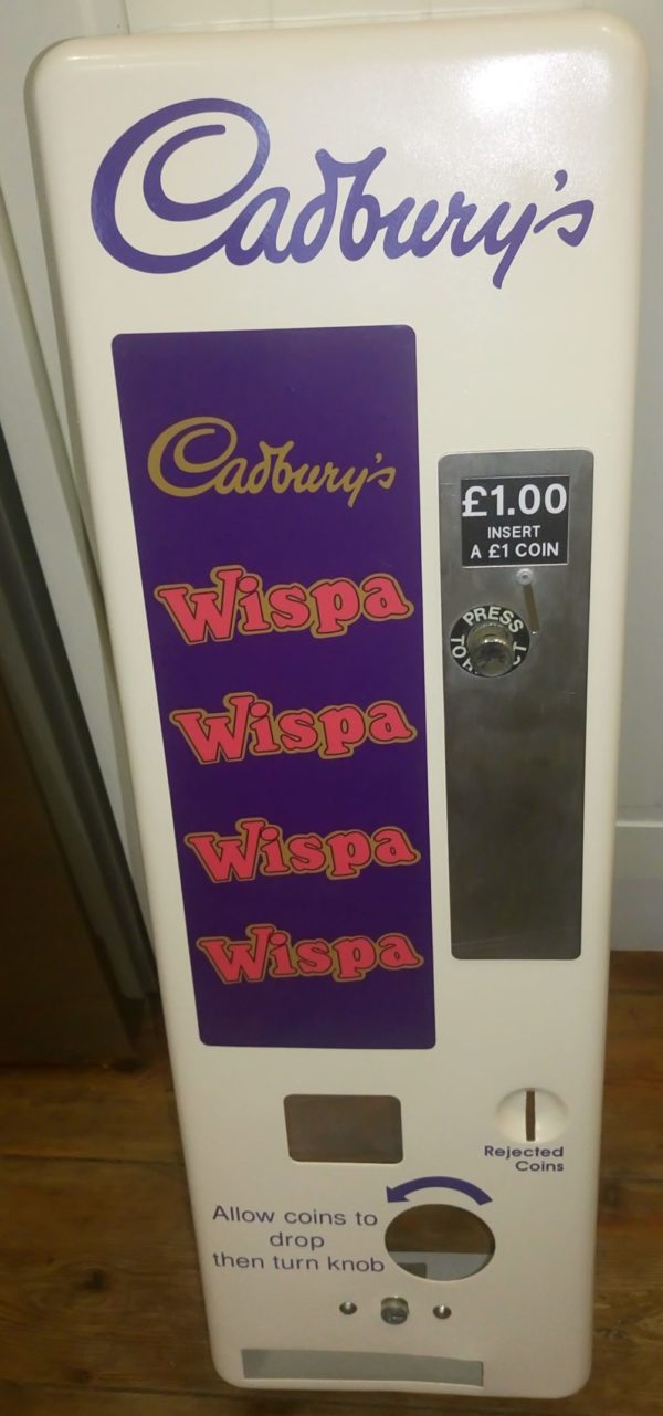 Cadburys Wispa Chocolate Vending Machine – in white – Rose Cottage Vintage
