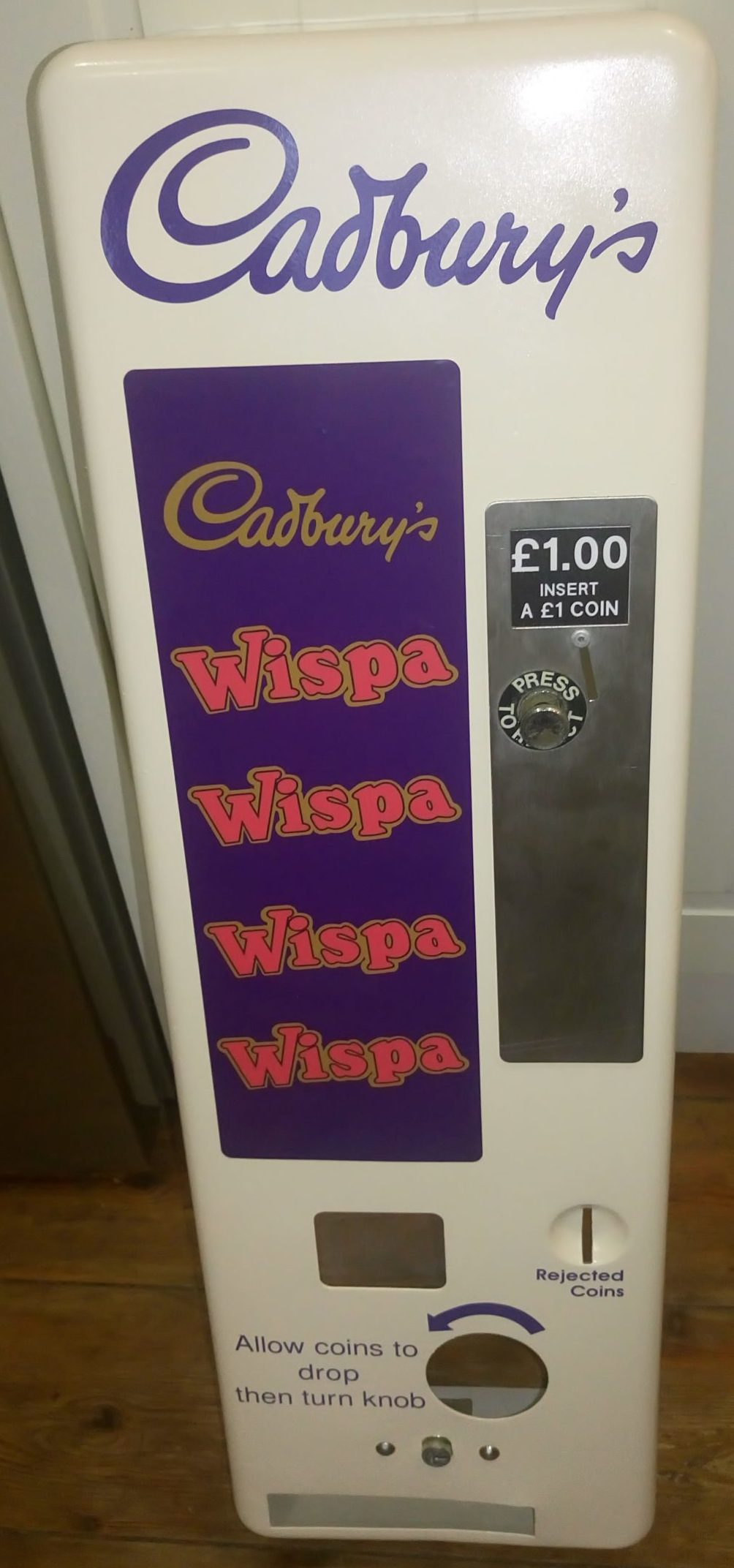 Cadburys Wispa Chocolate Vending Machine – in white – Rose Cottage Vintage